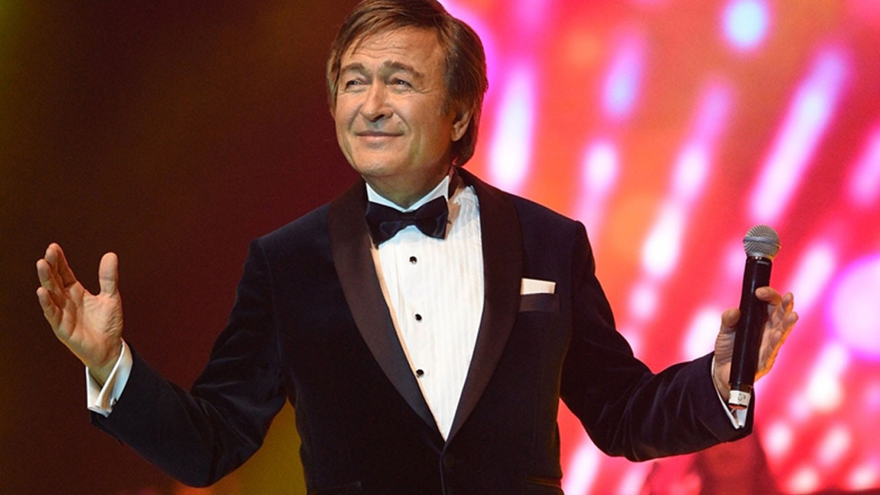 Erol Evginden nostaljik paylaşım: Efsaneler müzikal gecesinde bir arada