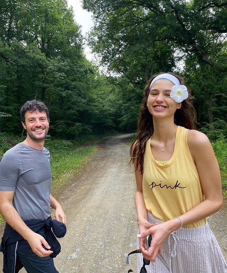 Ecem Çırpan yeni yaşına sevgilisi Lider Şahin ile girdi!